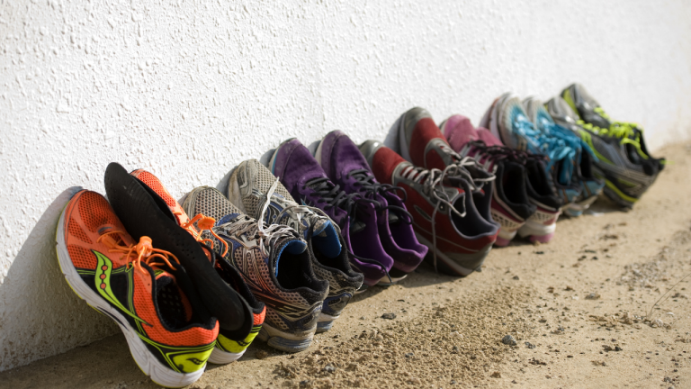 Neutral vs Stability running shoes [2023] - UpbeatRun